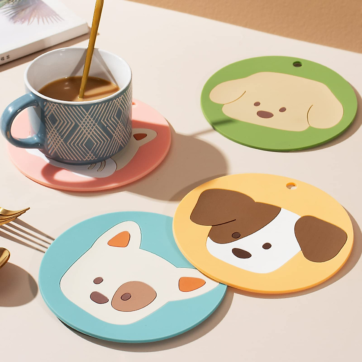 4pcs Cartoon Animal Kitchen Heat Resistant Mat Silicone Pot Holders,Dog Bulldog Pattern Trivets for Hot Pot and Pans,Cute Kitchen Accessories, Heat Insulation Anti hot pad (4Pcs Dogs)