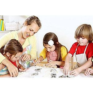 Mziart Pineapple Fruit Shape Stainless Steel Cookie Cutter Fondant Cutter Metal Cookie Molds Press