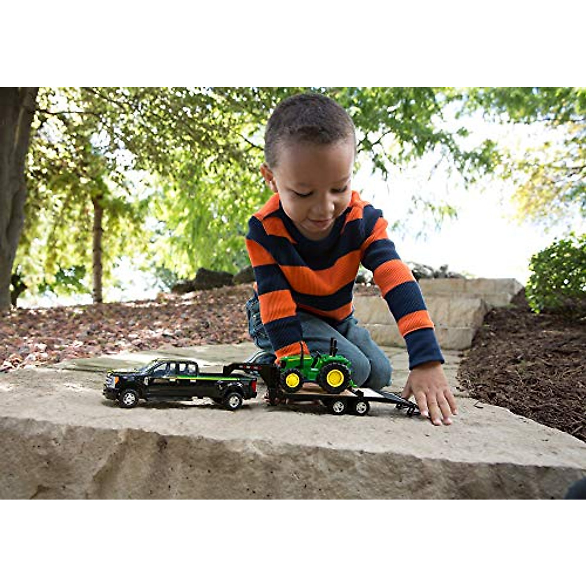 ERTL 1:32 Scale Ford F350 Pickup and John Deere Tractor Set - Includes Pickup, Tractor and Gooseneck Trailer - 17.25 x 3.2 x 4.5 inches - Ages 3+