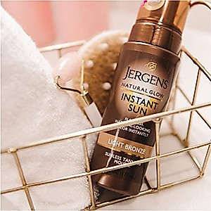 Jergens Natural Glow Instant Sun Body Mousse, Self Tanner for Light Bronze Tan, Sunless Tanning Body Bronzer, Fake Tan for Fair to Medium Skin, 6 Ounce