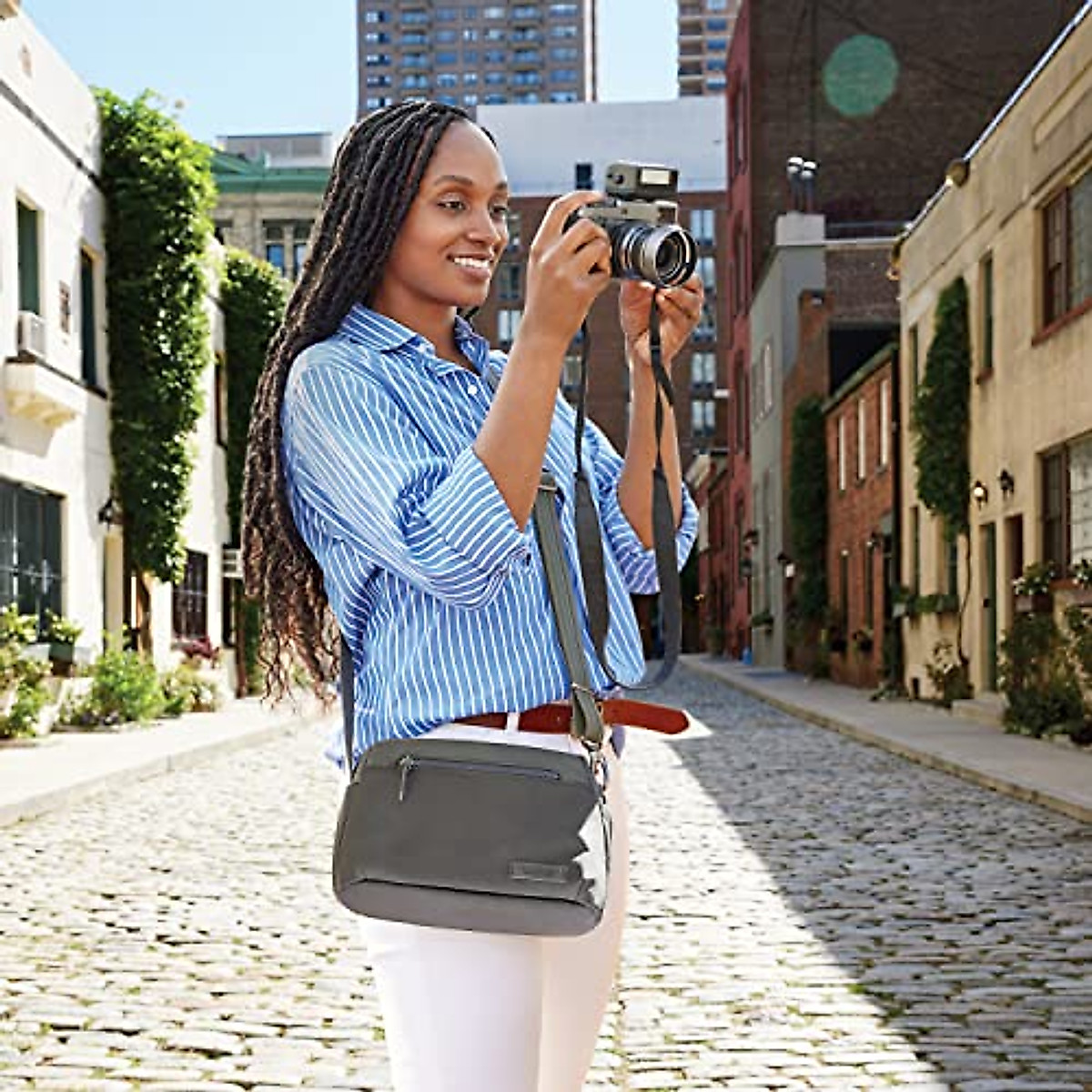 Travelon Dome Crossbody, Black