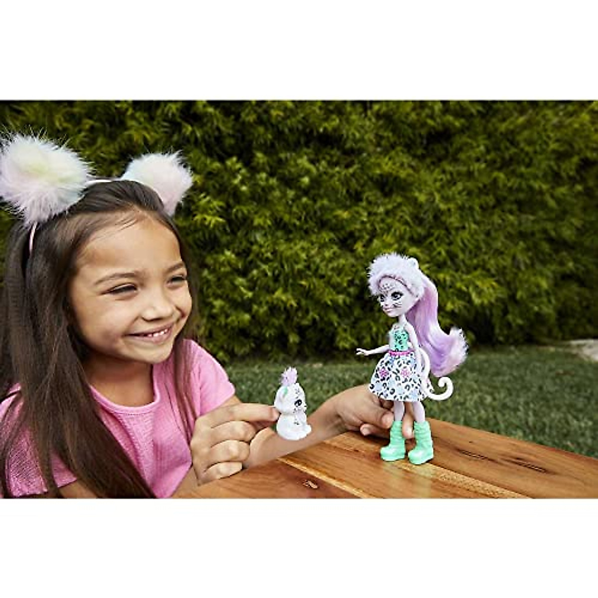 Mattel Enchantimals Sybill Snow Leopard Small Doll (6-in) & Flake Animal Friend Figure, 6-inch Small Doll with Removable Skirt, Snow Boots, and Fur Headband, Great Gift for 3 to 8 Year Olds