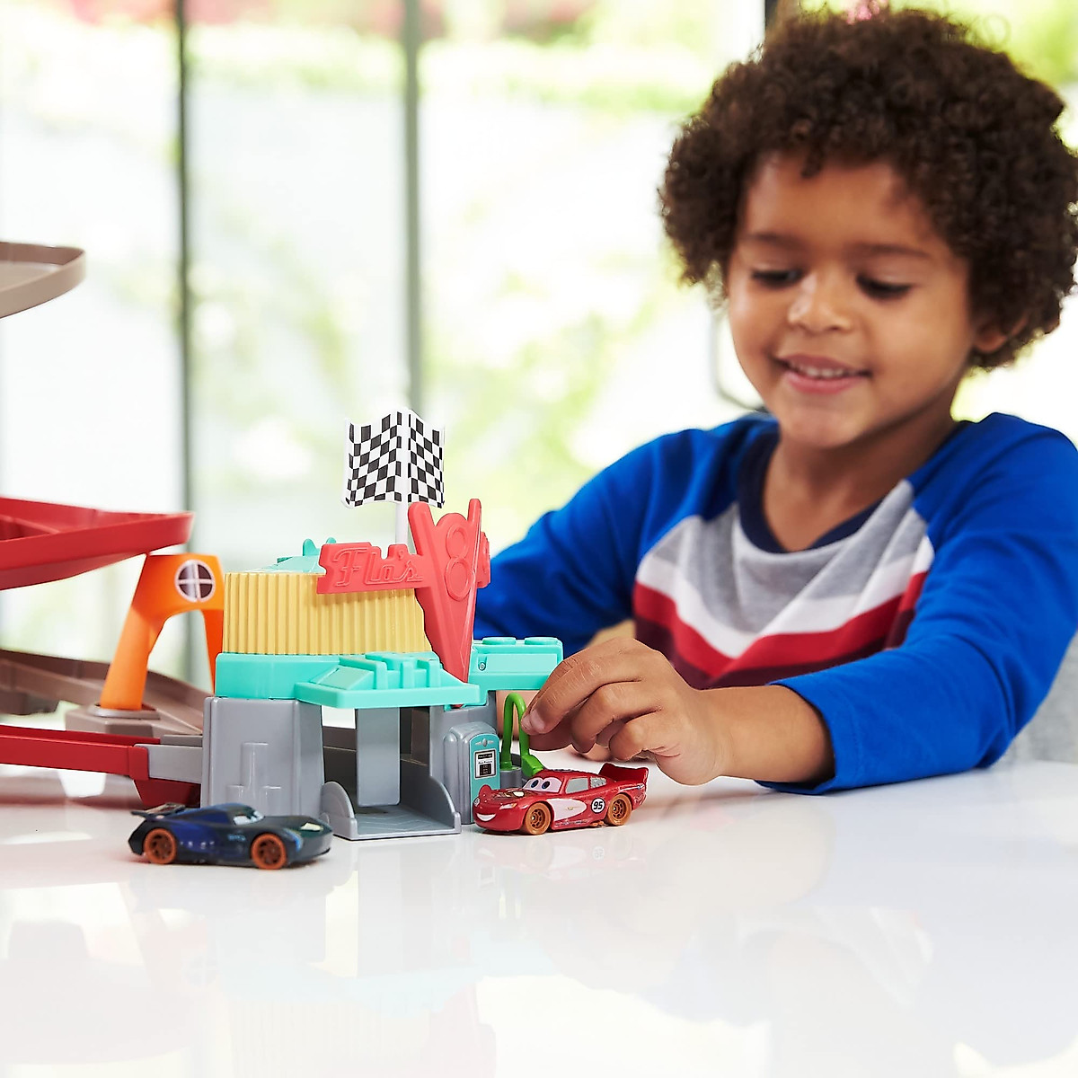 ​Disney and Pixar Cars Toys, Playset with 2 Vehicles, Radiator Springs Mountain Race ​​​