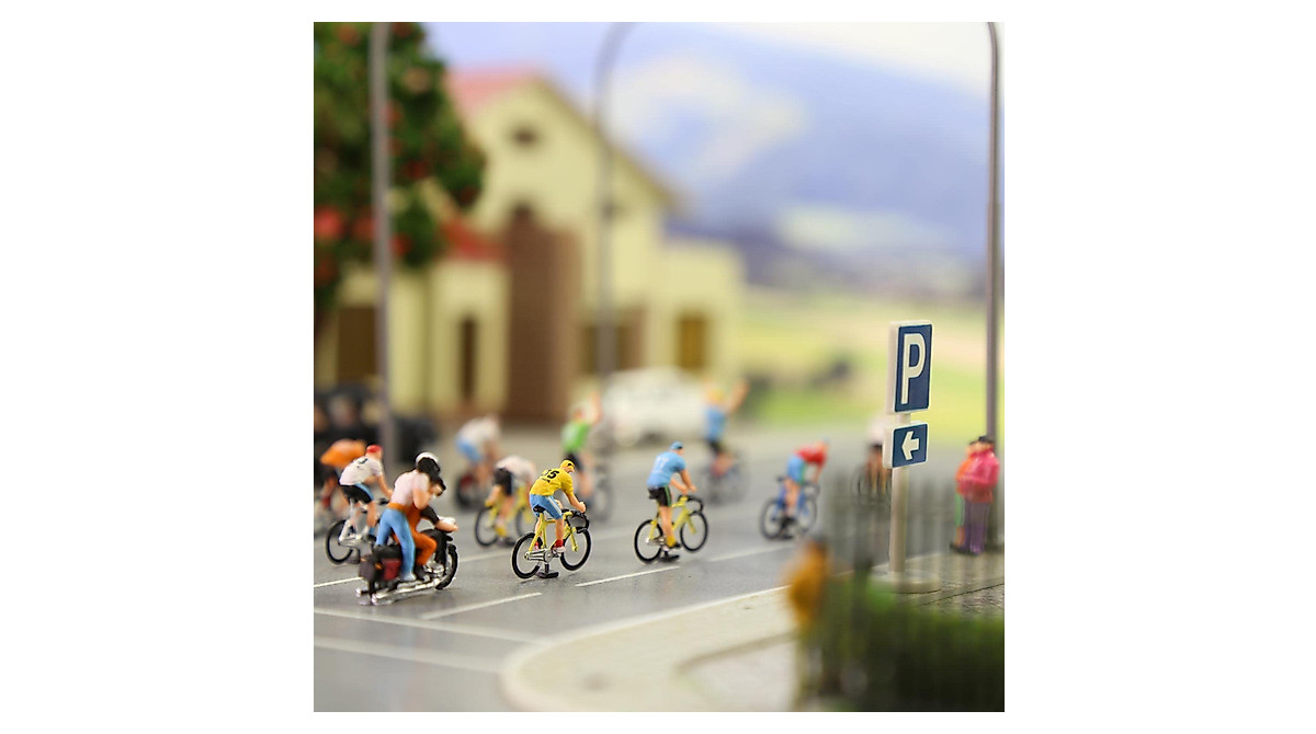 Evemodel P8722 HO Scale Cycling Figures & Bikes