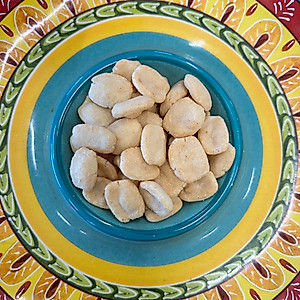 Fun Pet Group: PB Chicharrones - 4oz -Dog Treats, Light Crunchy Treat w/Latin Flavors -Trata de Perro, Un Premio Ligero y Crujiente Con Sabores Latinos