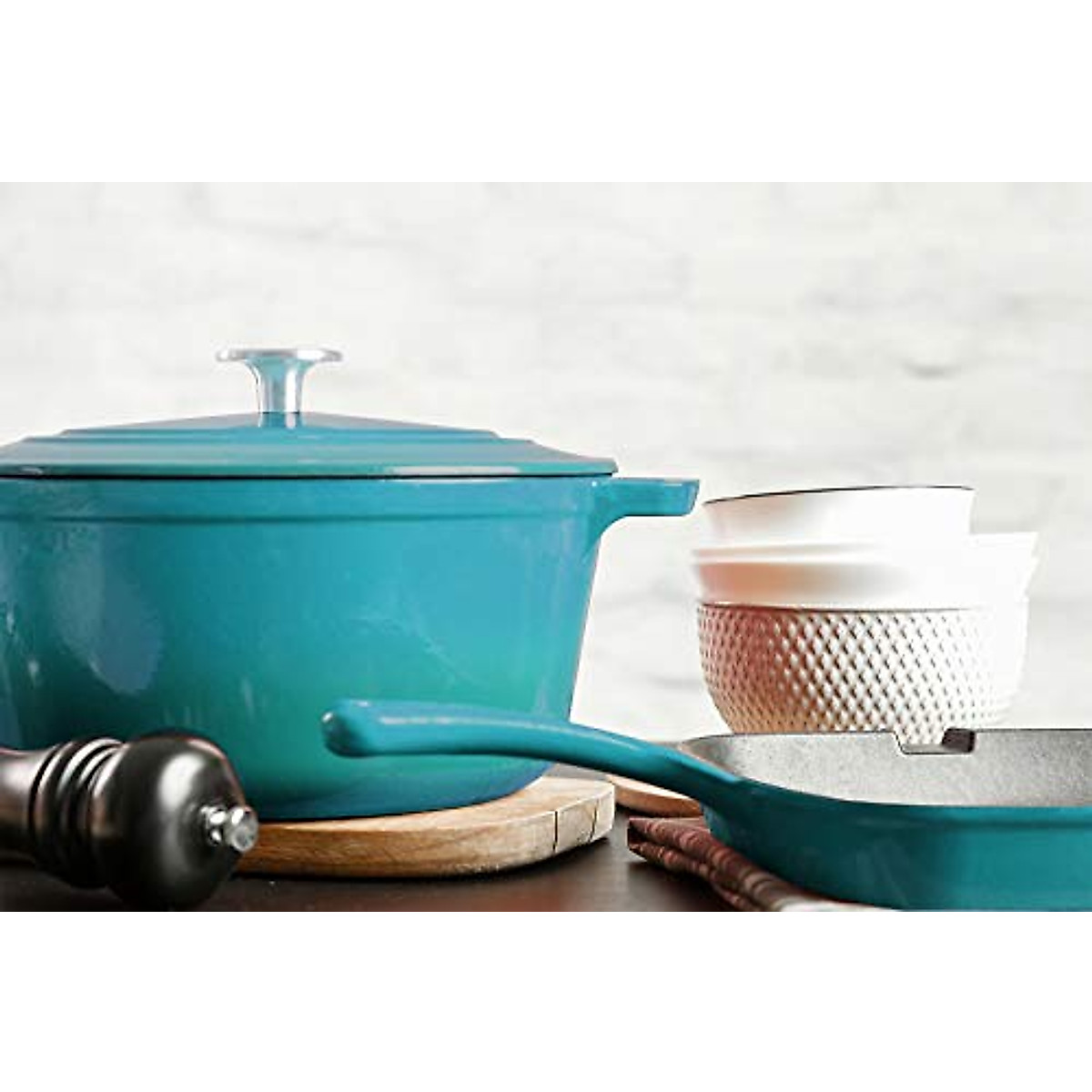Mirro MIR-19063 4.8 Quart Cast Iron White Enamel Coated Interior Dutch Oven, Teal, Ready to Use