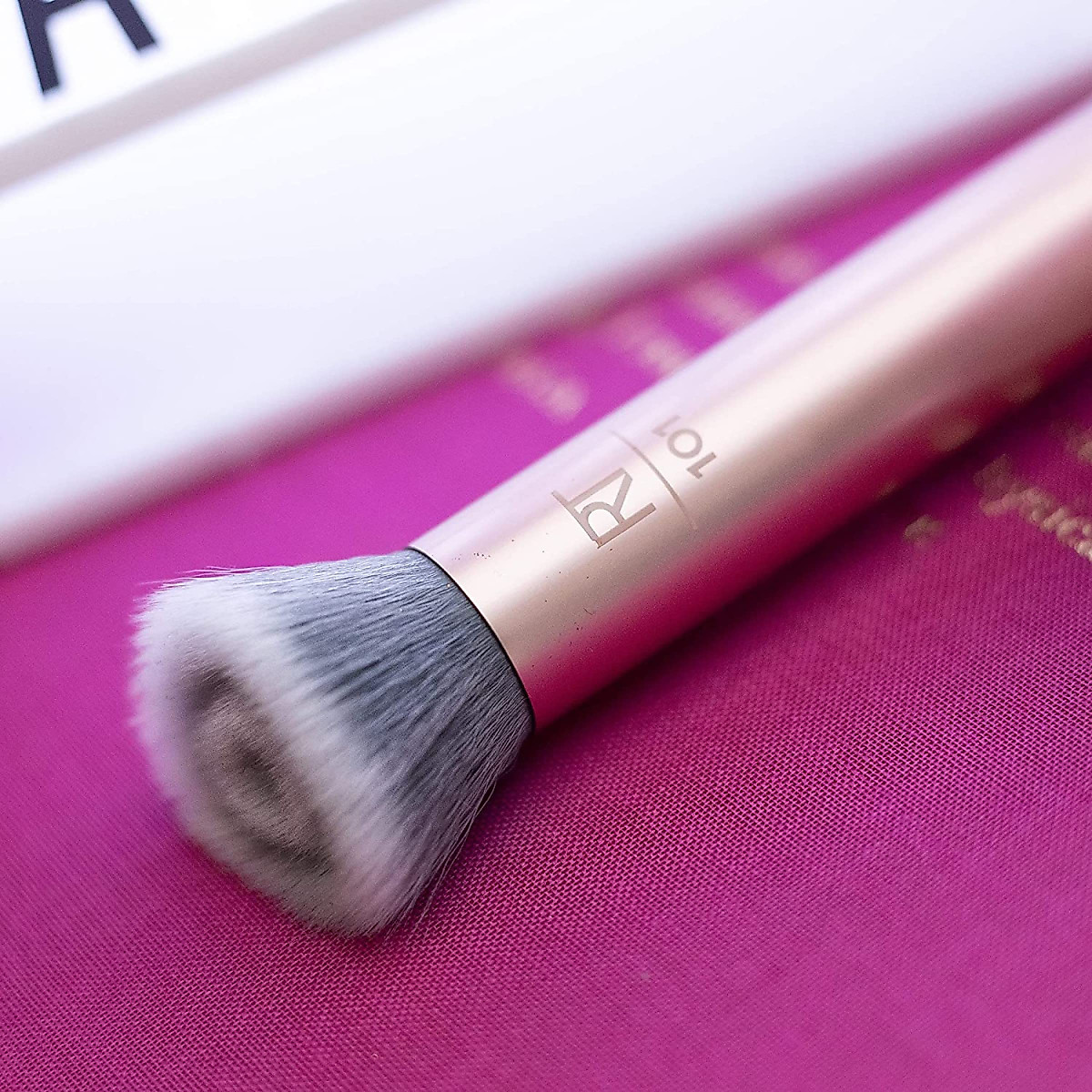 Real Techniques Complexion Blender Makeup Brush, Professional Foundation, Primer, & Moisturizer Face Brush, Uniquely-Cut Synthetic Bristles, Skincare & Makeup Tool, Vegan & Cruelty-Free, 1 Count