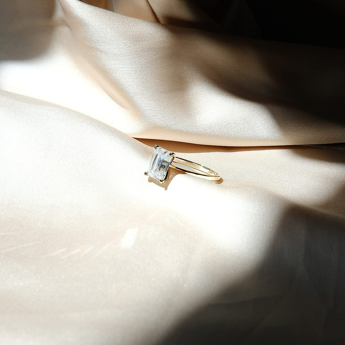 espere 2 Carat Emerald Cut Moissanite Engagement Ring Classic Solitaire Engagement Ring Solid Gold Plain Ring Band 14K Yellow Gold Bridal Ring Stackable Wedding Ring Size 7