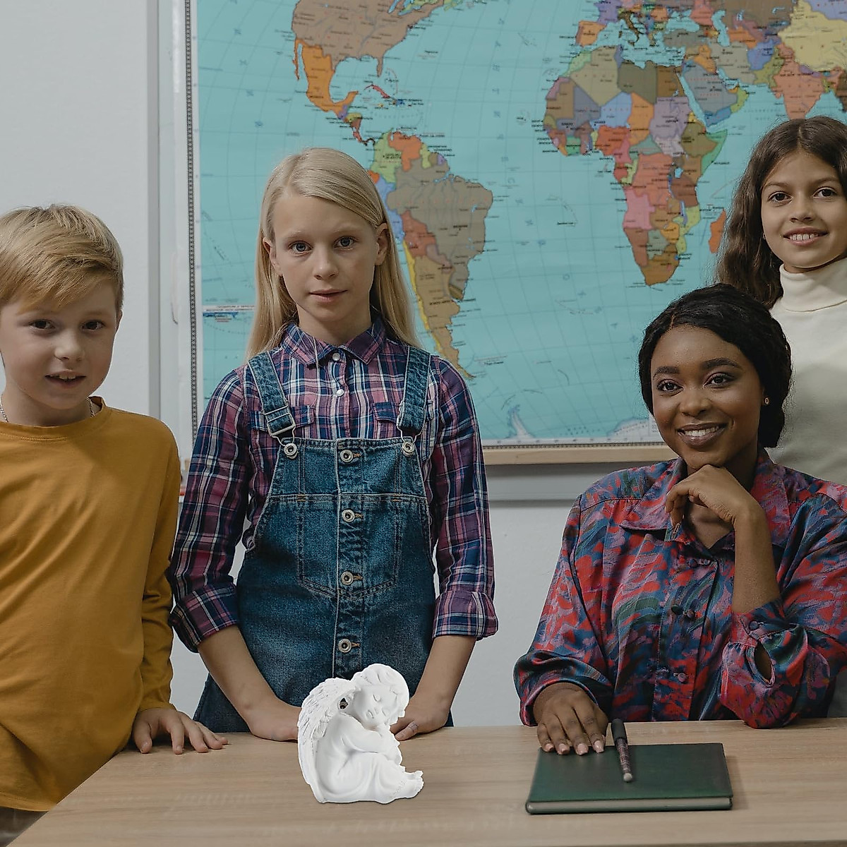 VOSAREA Praying Angel Figurine Resin Cherubs Angel Statue Guardian Angel Figurine Thinking Angel Sculpture Cute Wings Angel Memorial Statue for Home Decoration Wedding