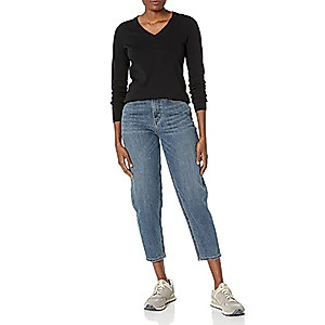 Amazon Essentials Women's Classic-Fit Lightweight Long-Sleeve V-Neck Sweater (Available in Plus Size), Black, Large