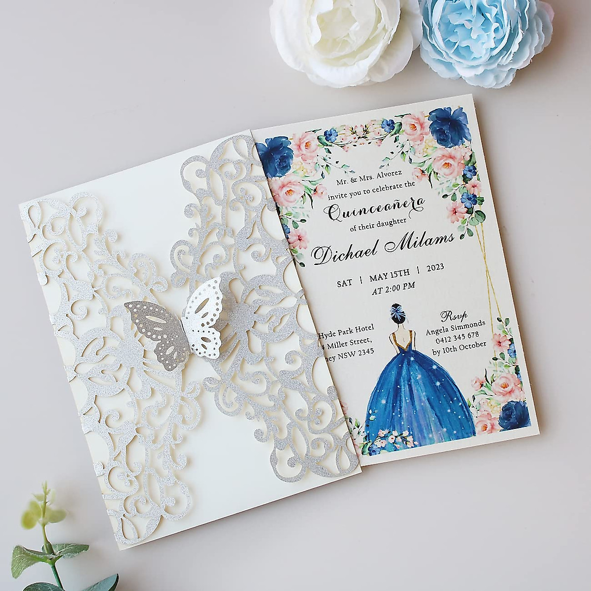 KUCHYNEE 20PCS 5.1x7.3 inch Silver Laser Cut Lace Flora Wedding Invitation Cards with Butterfly and Envelopes for Quinceañera Bridal Shower Wedding Invite (Silver Glitter)