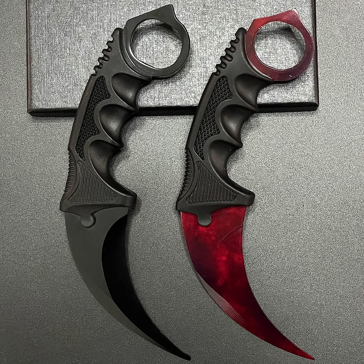Karambit Knife Trainer Stainless Steel Practice Karambit Knife Fixed Blade Training Karambit Knife with Sheath and Cord Suitable for Hiking, Adventure, Survival and Collection 2 Pieces(Black Red)