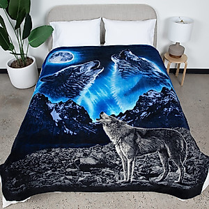 Dawhud Direct Howling Wolves Fleece Blanket - 50 x 60 Inches Soft Plush Blanket for Men, Women, and Kids - Cozy Blanket with Wolf Design for Home Decor, Camping, or Outdoor Use - Gift for Wolf Lovers