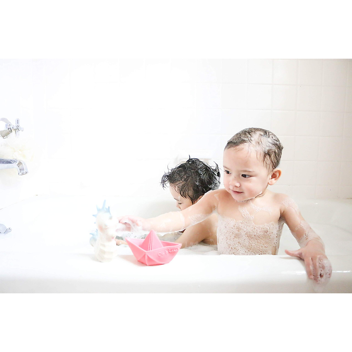 Oli & Carol Origami Bath Toy Boat - Natural Hevea Rubber | Toy Boats for Water Play | Bath Tub Toys for Kids | Baby Toys | Mold Free Bath Toys | Non Toxic Bath Toys | Hevea Teether (Pink)