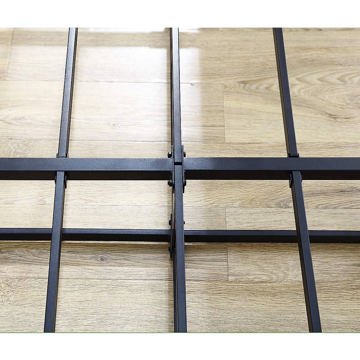 TATAGO 9 Inch Heavy Duty Box Spring Mattress Foundation 3000lbs Max Weight Capacity/No Noise/Easy Assembly,Queen