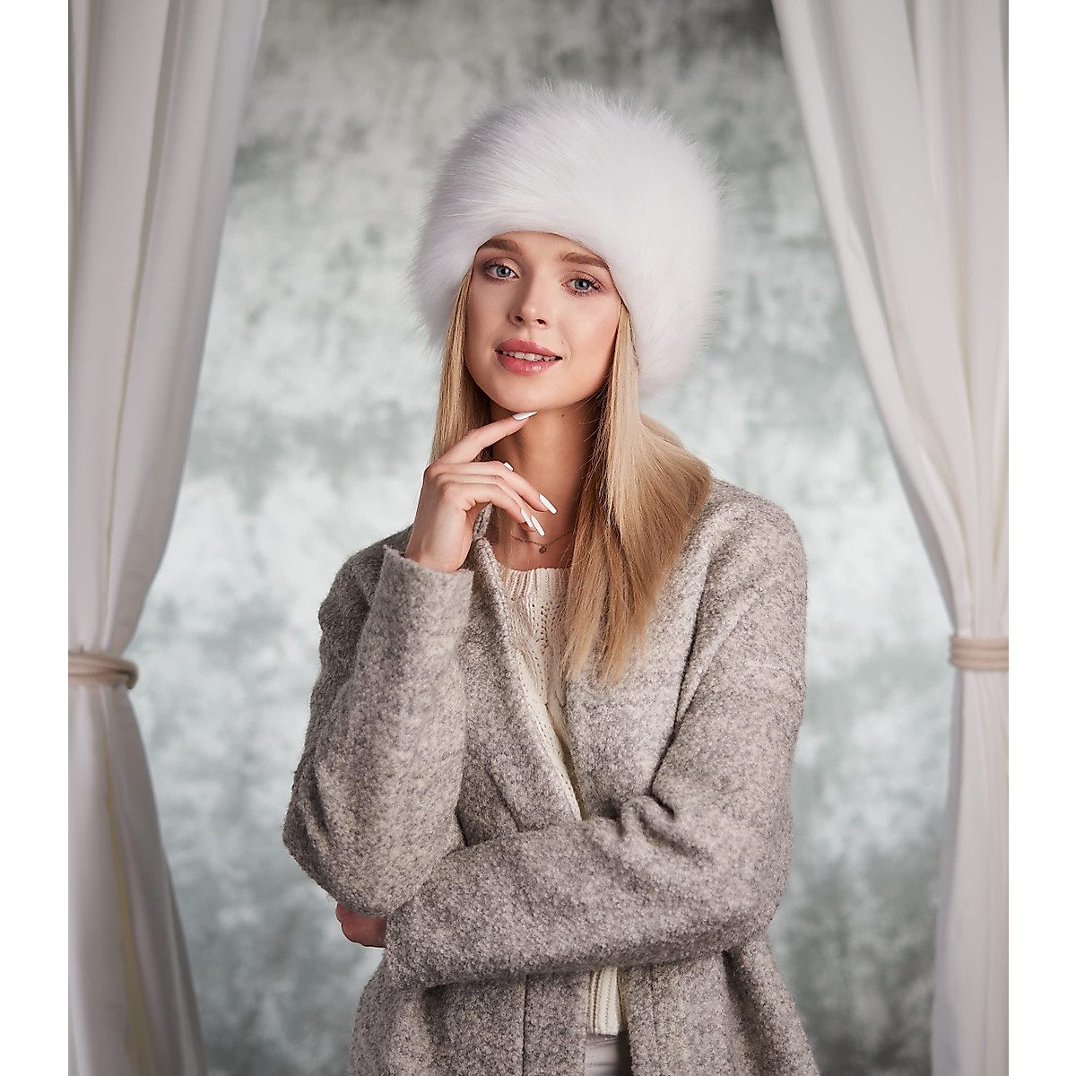 Futrzane Classic Cossack Hat - Faux Fur Hats for Women - Warm Furry Russian Hat (M, White Classic)