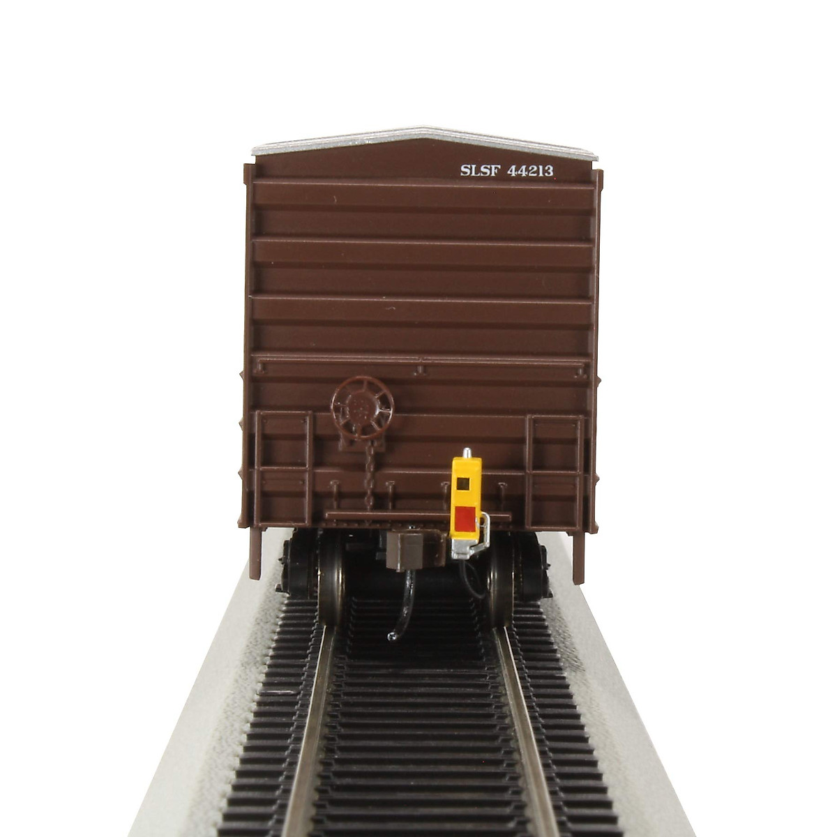 Bachmann Trains - 50' Outside Braced Box Car with Flashing End of Train Device - Frisco # 44213 - HO Scale, 14908
