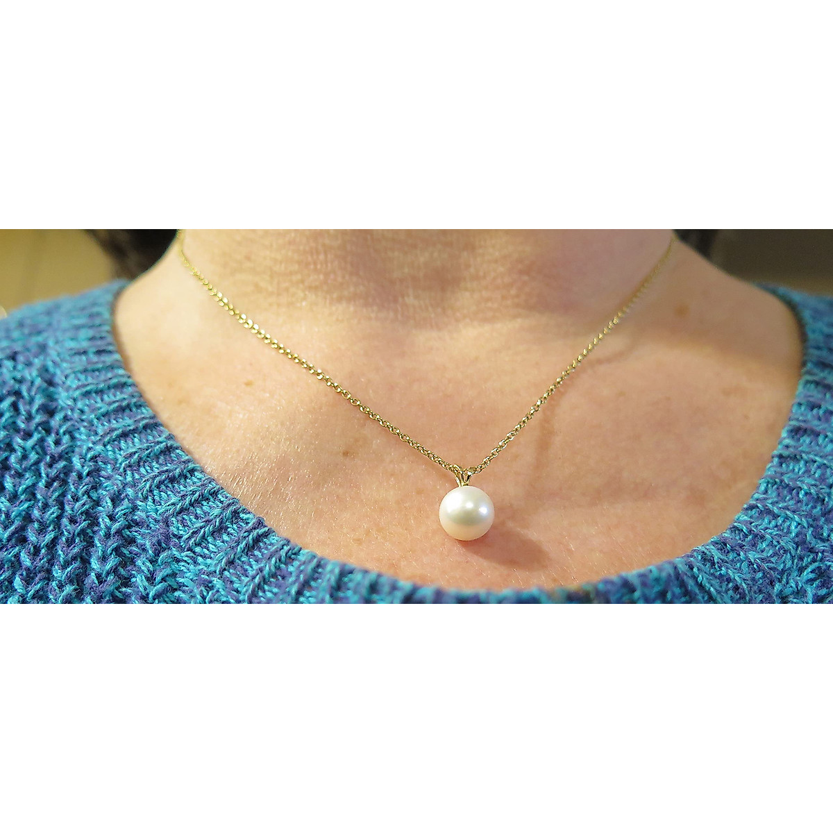 KWM 14K Yellow Gold 9 millimeter AAA Freshwater Cultured Pearl Pendant