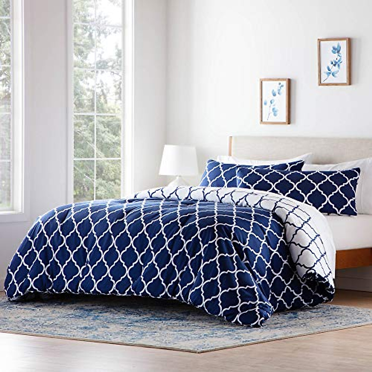 LINENSPA All Season Hypoallergenic Down Alternative Microfiber Comforter, Oversized Queen, Blue/White