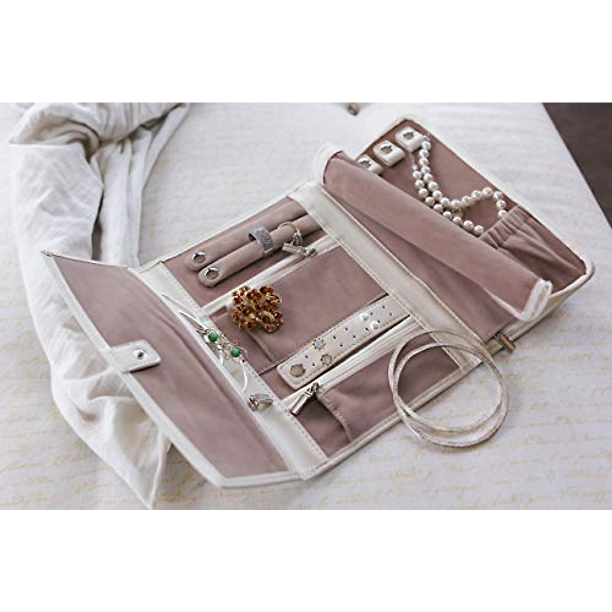 CASE ELEGANCE Vegan Leather Travel Jewelry Case - Jewelry Organizer [Petite]