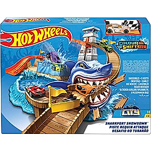 Hot Wheels Toy Car Track Set, Color Shifters Sharkport Showdown with 1 Color Shifters 1:64 Scale Car