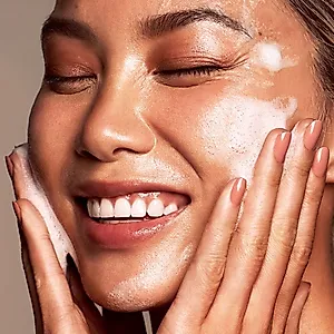 Kate Somerville Gentle Daily Wash | Sulfate-Free Face Cleanser | Calms, Conditions & Hydrates Skin | 4 Fl Oz