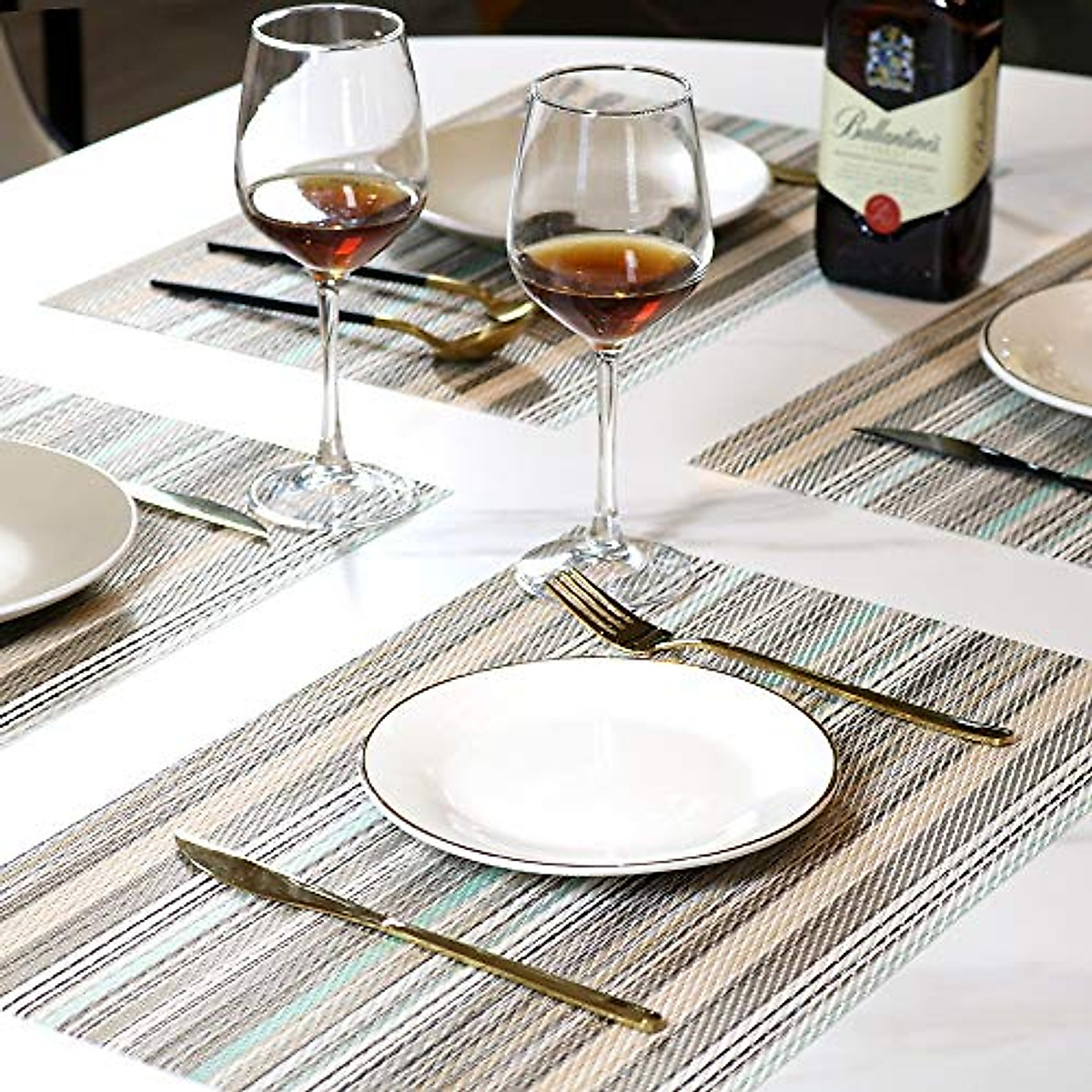 Sayopin Placemats, Placemats Set of 6, Woven Vinyl Placemats, Placemats for Dining Table, Place Mats Indoor, Easy to Wipe Clean Table Placemats, Washable Placemats for Everyday Use