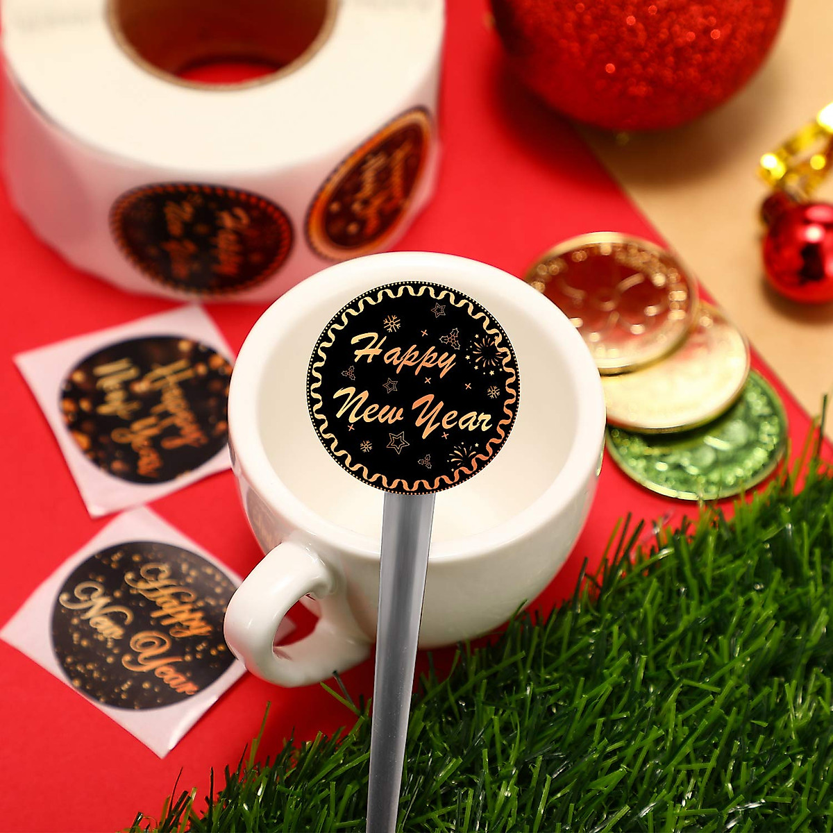 800 Pcs 2025 Happy New Year Stickers Round Black and Gold Stickers Bulk 1.38 Inch Snowflake New Year Labels Decorative Stickers for New Year Holiday Cards Envelopes Gift Boxes, 8 Designs