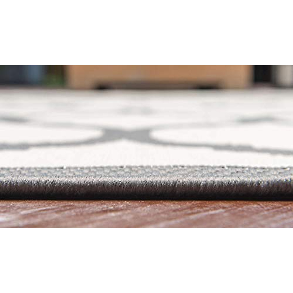 Unique Loom Outdoor Trellis Collection Area Rug - Moroccan (6' 1" x 9' Rectangle, Gray/ Silver)