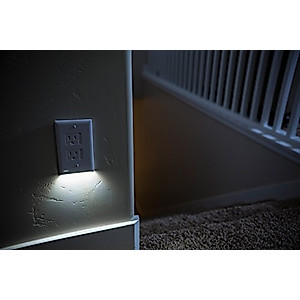 SnapPower 3 Pack SafeLight [for Décor Outlets] - Self-Closing Safety Cover Plate with LED Night Light - Child-Proofing Wall Plate Helps Protect Baby from Electrical Shock - (Décor, White)