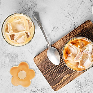 Whaline 4Pcs Flower Coffee Spoon Rest Groovy Retro Flower Ceramic Teaspoon Holder Boho Daisy Sauce Dishes Dipping Bowl Floral Ring Dish for Groovy Retro Boho Party Kitchen Office Home Decor