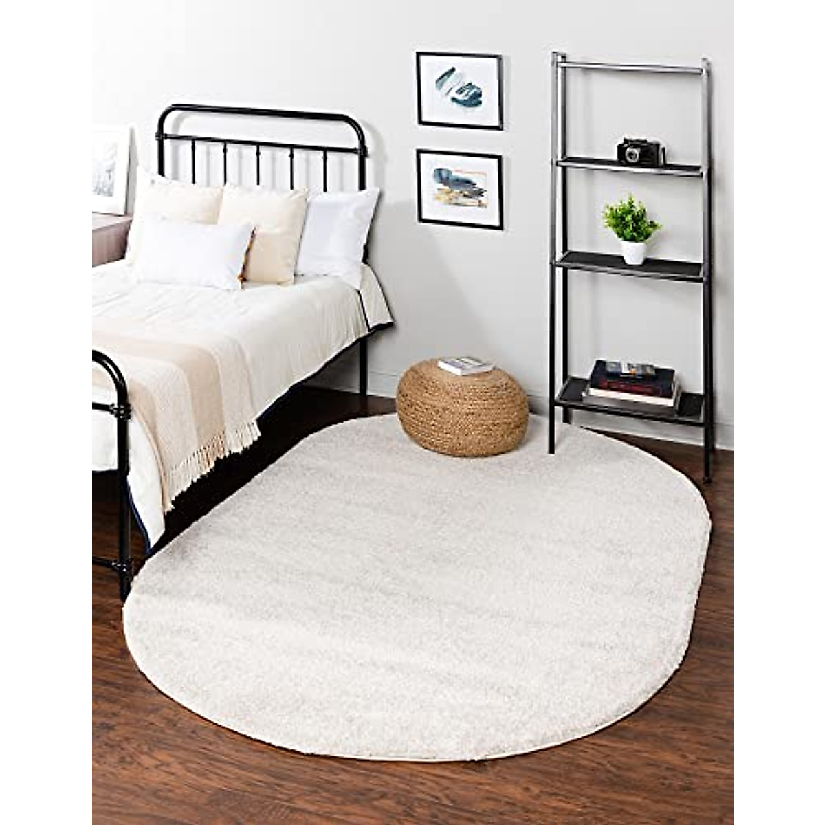 Unique Loom Solo Collection Area Rug - Calabasas (3' 3" x 5' 3" Oval, Ivory)
