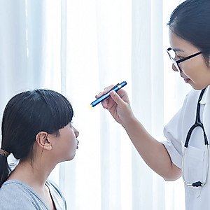 Mudder 6 Pieces Pen Light Included Batteries Reusable LED Penlight Pupil Gauge Warm Light Pen Reusable Penlights for Home Care Daily Care, (Black, Red, Blue, Purple, Gold and Silver)