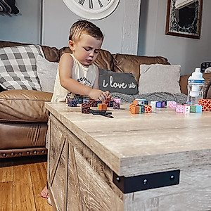 HOMCOM Farmhouse Coffee Table, 31.5" Square Coffee Table with Storage, Living Room Center Table with Hinged Flip Lift Top and Hidden Space, Oak