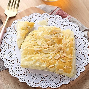 100PCS White Lace Paper Doilies for Wedding, Birthday, Cakes, Desserts, Light Brown Doilies for Food, Formal Events（10.5 inch Round ）