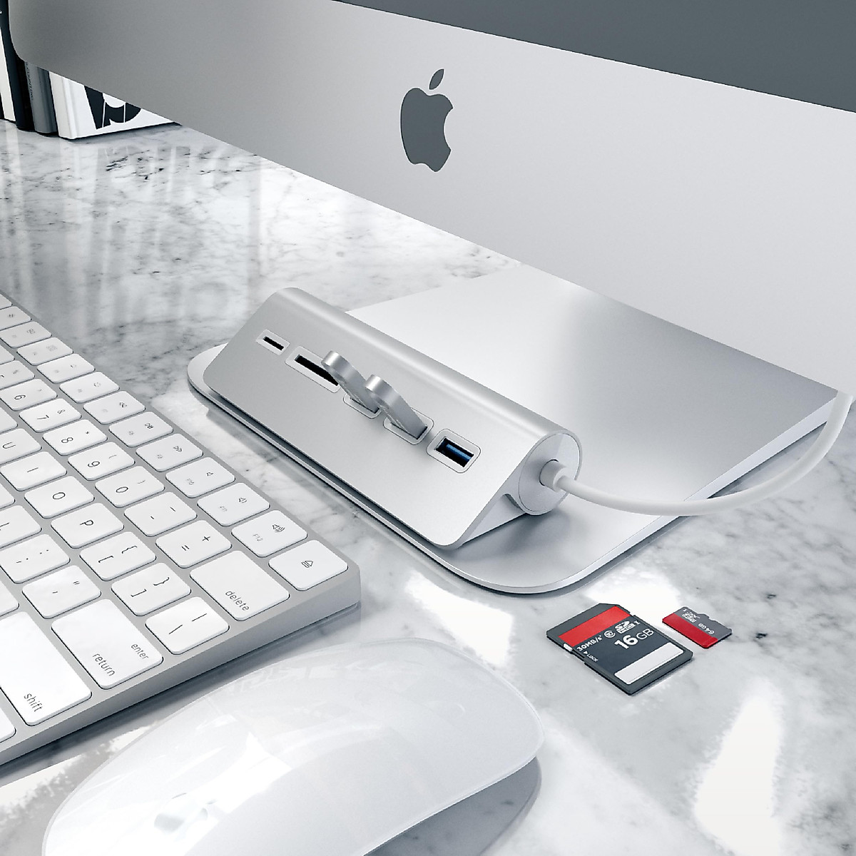 Satechi Aluminum USB 3.0 Hub & Card Reader - Compatible with MacBook Pro, MacBook, iMac, Surface Pro, Dell XPS and More (Silver)