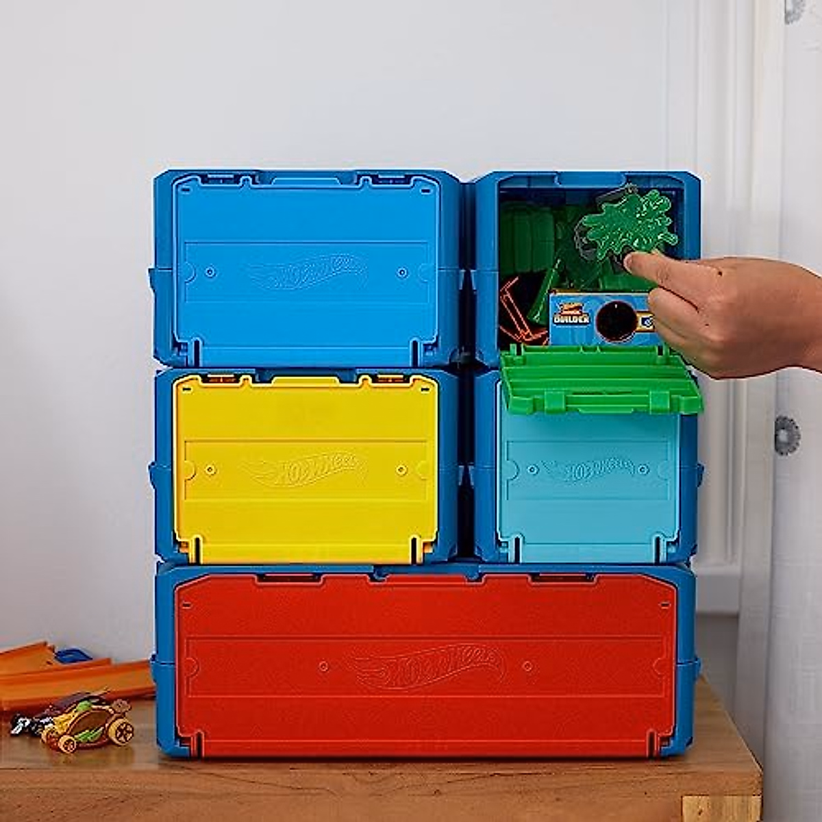 Hot Wheels Track Builder Playset Toxic Super Jump Pack with 1:64 Scale Toy Car & 10 Component Parts in Modular Storage Box