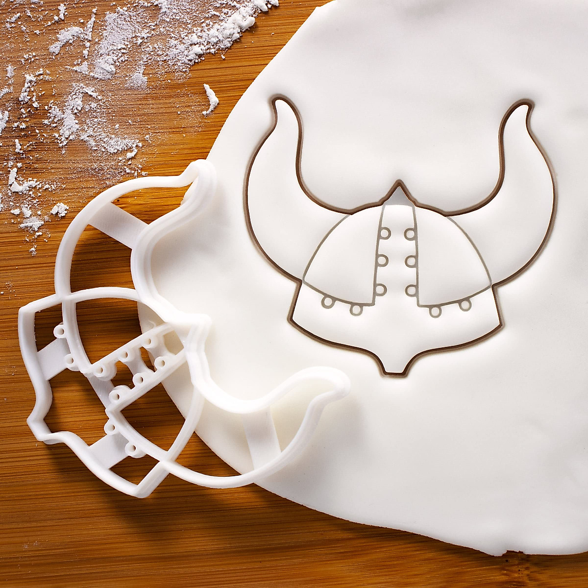 Viking Helmet cookie cutter, 1 piece - Bakerlogy
