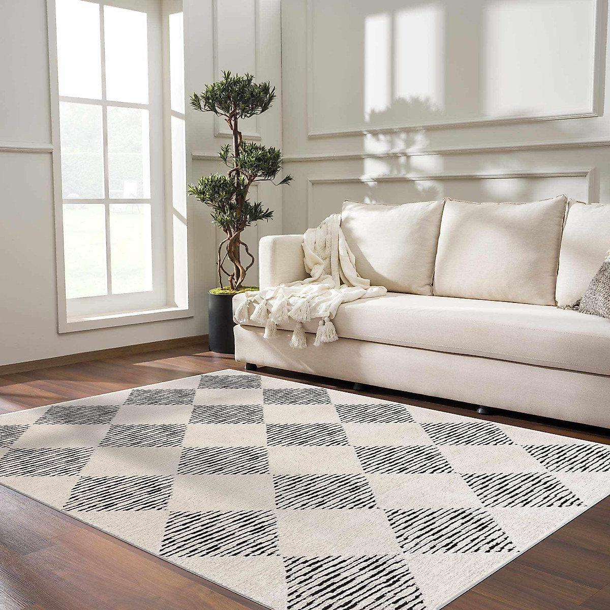 BoutiqueRugs Fauci Farmhouse Area Rug - Cream, Black White - 6'7" x 9'