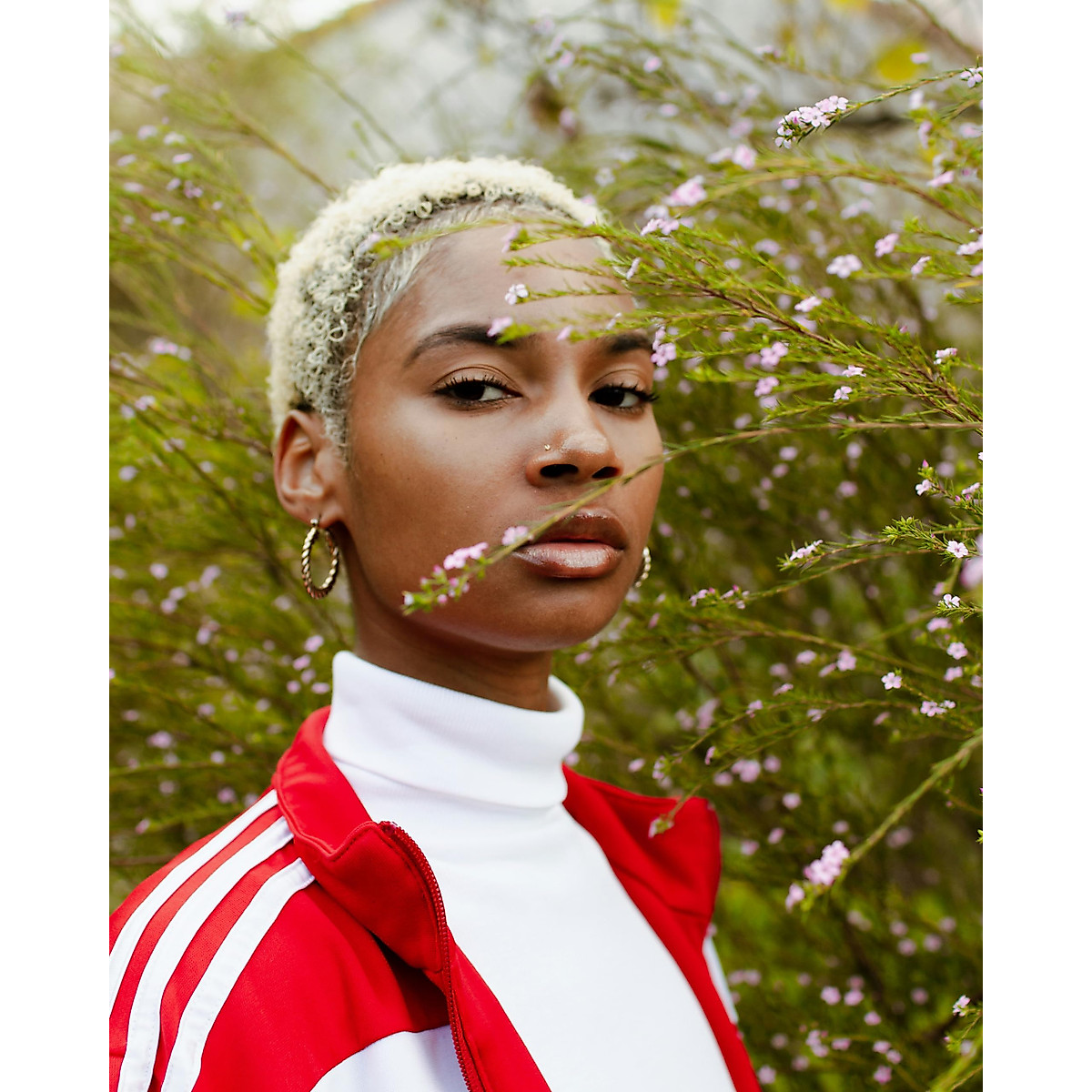 FIFTH CUE Solid Titanium Press Fit Cubic Zirconia 2mm Micro Ball Top L bend Stud Nose Ring (18G)