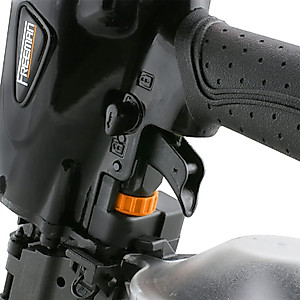 Freeman PCN65 Pneumatic 15 Degree 2-1/2" Coil Siding Nailer with Adjustable Metal Belt Hook