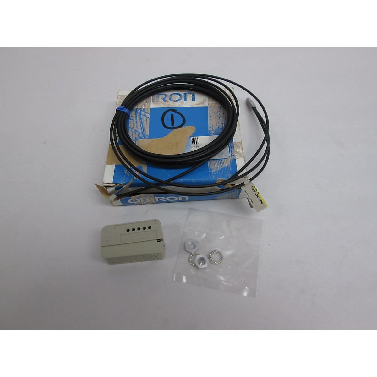 1- OMRON E32-DC200 PHOTOELECTRIC SENSOR