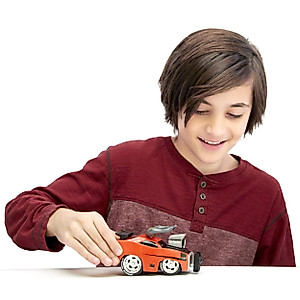 MGA Entertainment Wreck Royale Exploding Crashing Meatloaf Race Car with 4 Mix 'N Match Explosive Parts