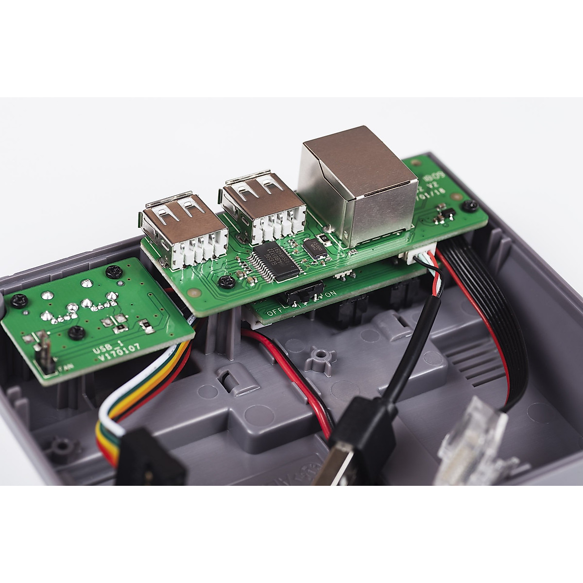 Retroflag NESPi Case Plus Functional Power Button with Safe Shutdown for RetroPie Raspberry Pi 3/2 Model B & Raspberry Pi 3B+(NESPI Case+)