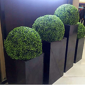 HUIKJI 2Pcs Faux Plant Ball,Green Plastic Ball-Decorative,Artificial gPlant Ball,Faux Plastic Decorative Balls for Backyard Balcony Garden Wedding and Home Décor 14.9in