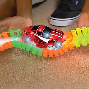 Ontel Magic Tracks Xtreme - Race Car & 10' of Flexible, Bendable Glow in The Dark Racetrack - As Seen on TV