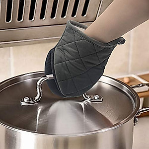 1 Pair Short Oven Mitts, Heat Resistant Silicone Kitchen Mini Oven Mitts for 500 Degrees, Non-Slip Grip Surfaces and Hanging Loop Gloves, Baking Grilling Barbecue Microwave Machine Washable (Gray)