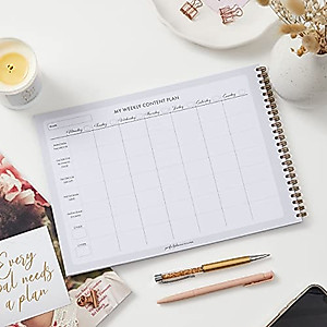 Perfect Planner Company - Social Media Planner - Undated A4 Weekly Planner for Work Schedule - Social Media Insights - For Marketers, Social Media Experts, Entrepreneurs - 100 Pages