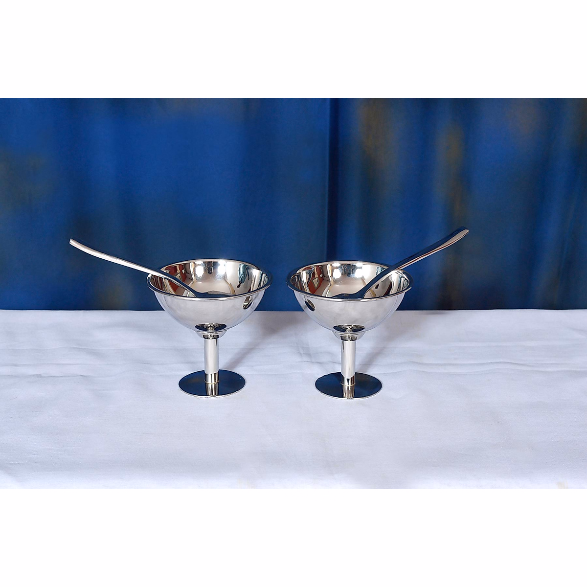 Ice cream stainless steel Dessert Cups, 5.5 Ounce Ice Cream Bowl Including Long Handle Stainless Steel 2 Spoons suitable for eating desserts Set of 2(silver)