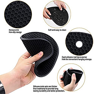 Armrouns Silicone Trivet Mats 2/4 pcs , Heat Resistant 600 ℉ 7.1 Inch Food Grade & BPA Free. Multipurpose Non-Slip Hot Pot, Hot Dishers, Jar Opener. (7.1inch, 2)